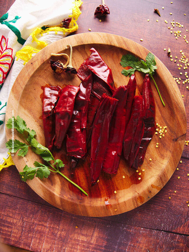 What Is Guajillo Chile (Mexican Dried Whole Peppers) | Mexican Made ...