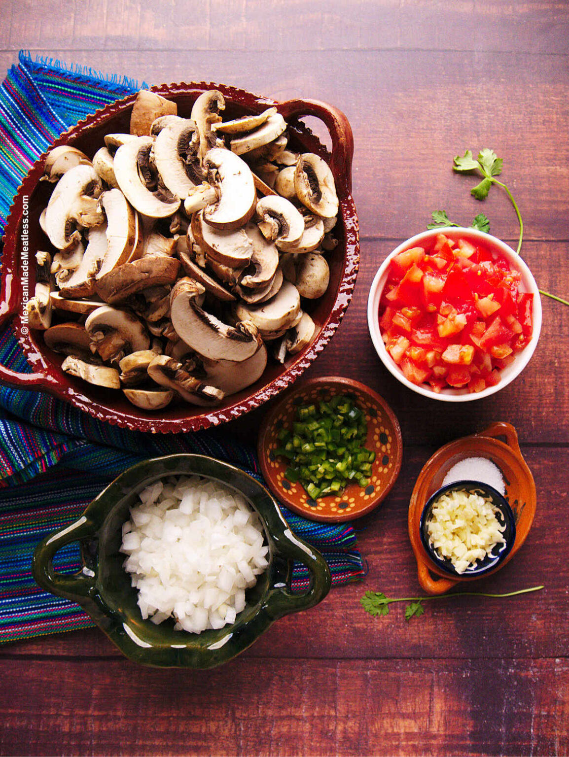 Easy Mexican Mushroom Recipe: Champiñones A La Mexicana | Mexican Made ...